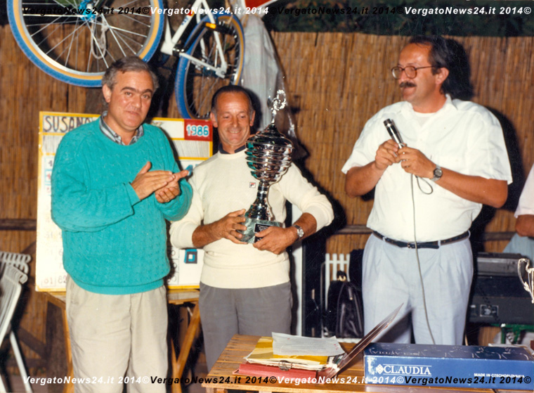 Giancarlo Benassi premiato da Luciano Giovannetti ed Enrico Carboni ...