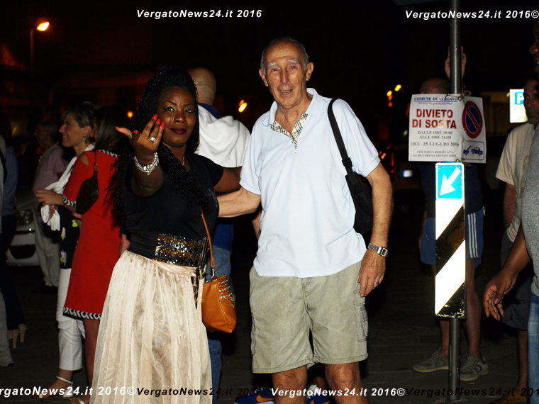 Franco Pezzulli in posa con Falisa JaNayé regina del Soul | Vergato News 24